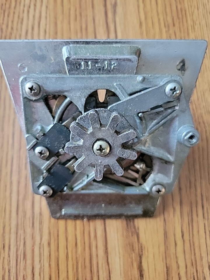 Oak 25 cent Coin Mechanism Bulk Vending Gumball Candy Toy Capsule ...