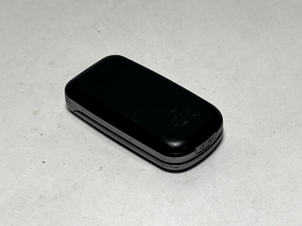 LG 220C TracFone Flip Cell Phone | eBay