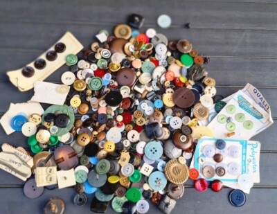 VINTAGE JOB LOT OF ASSORTED BUTTONS SEWING | eBay UK
