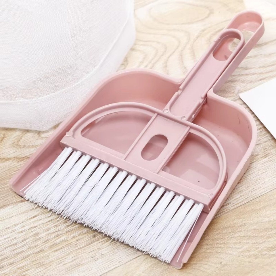 Mini Desktop Keyboard Sweep Cleaning Brush Office Small Desk Table ...