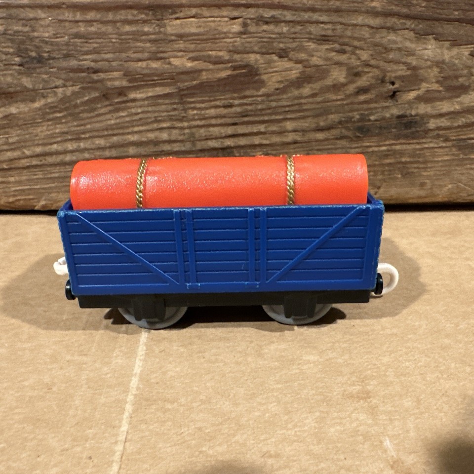 Thomas and Friends Trackmaster Blue Car with Red Carpet Cargo Mattel ...