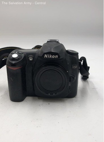 Nikon D50 Black Auto Focus Digital SLR Camera With Lens And Adjustable ...