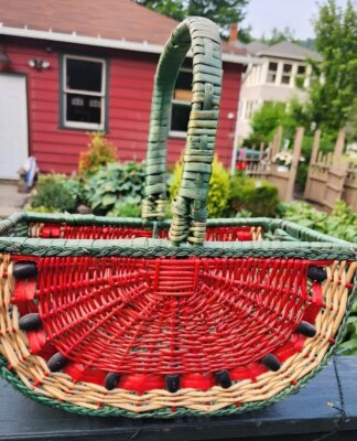 VTG Watermelon Wicker Picnic Basket Bead Seeds Summer Party 14" Long 9. ...