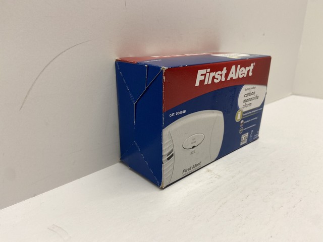 First Alert CO605 Carbon Monoxide Detector with Battery Backup - White ...