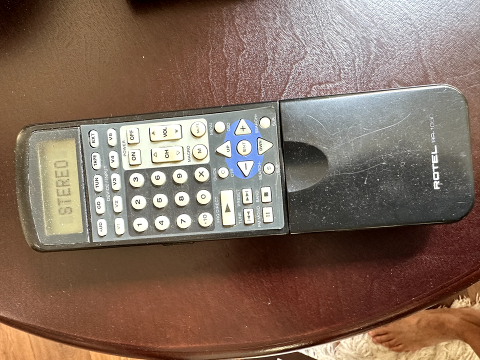 ROTEL PREAMP PROCESSOR RSP 1068 and RB 985 FIVE CHANNELS THX AMPLIFIER ...