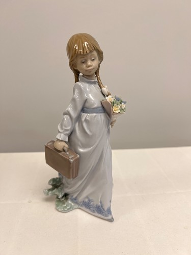 Lladro #7604 "School Days" Girl W/Flowers & Briefcase Porcelain ...