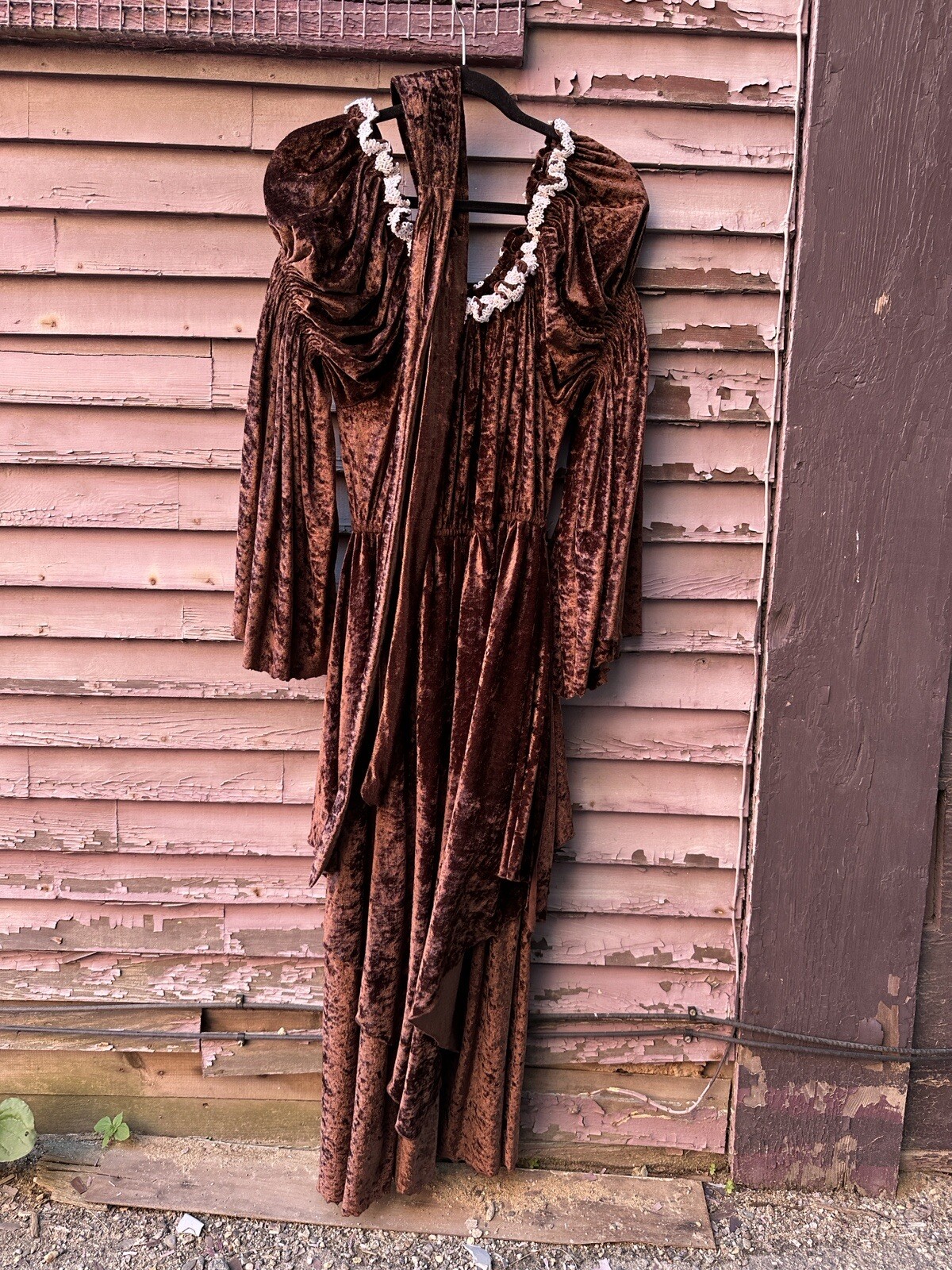 Brown velvet Renaissance dress-boss Wench-cosplay-medieval-witch ...