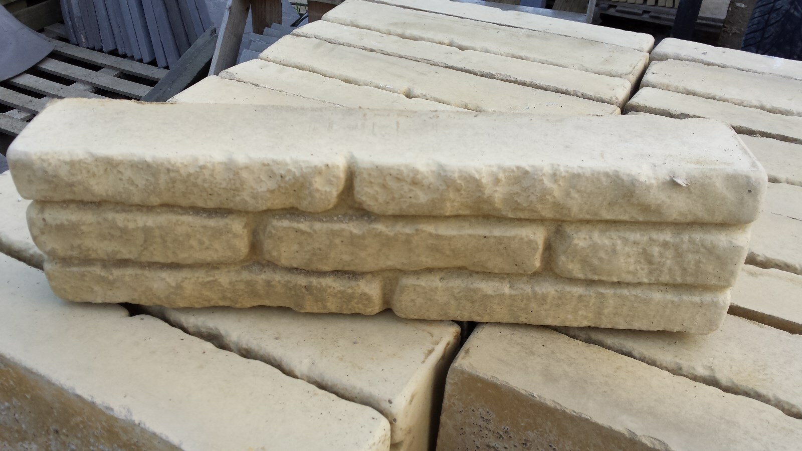 Stone Concrete Walling Blocks In Cotswold Buff x 16 (DELIVERY ...