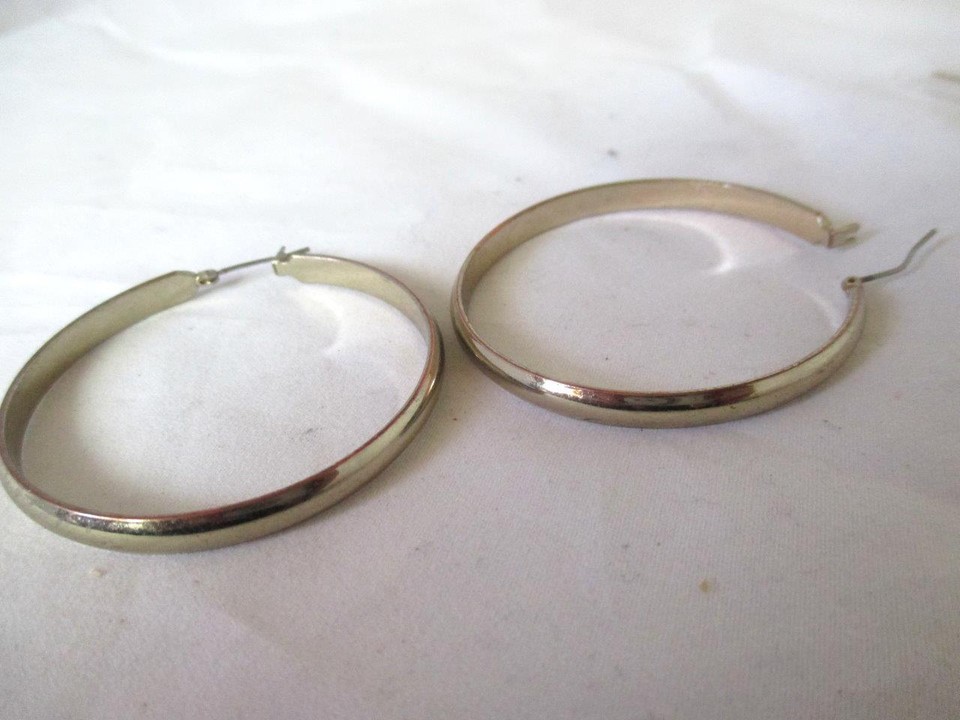 2" Round Hoop Earrings Gold Tone Pierced Leverback Closure | eBay