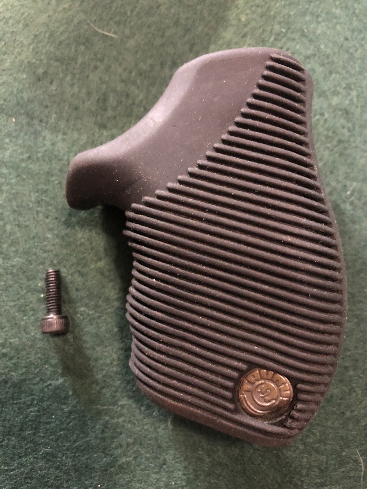 Taurus Grips The Judge Public Defender POLY 45LC/410ga Grip & Screw ...