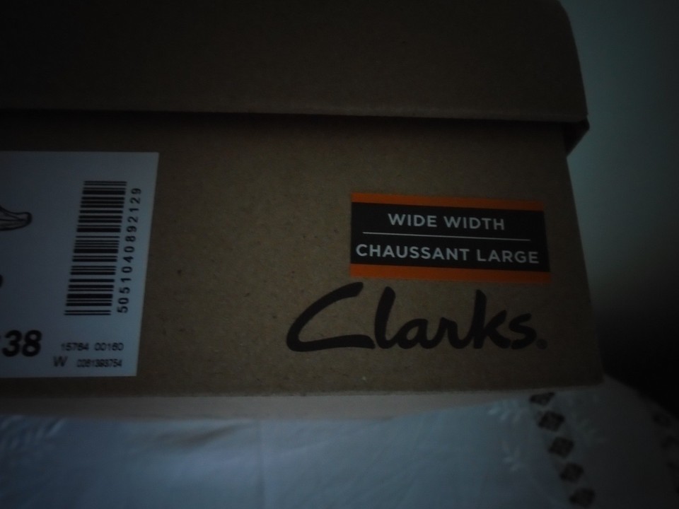 Clarks women’s black slip-on shoe, 5E (wide) un loop, unstructured ...