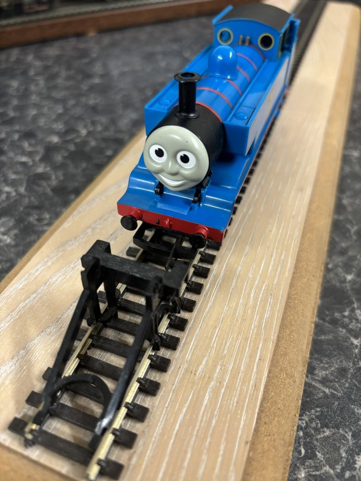 HORNBY Thomas the Tank Engine 0-6-0 OO Gauge Steam Locomotive (R351 ...