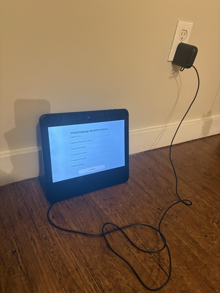 Facebook Portal (Gen 1) Smart Speaker Black Alexa Built-in Wi-Fi ...