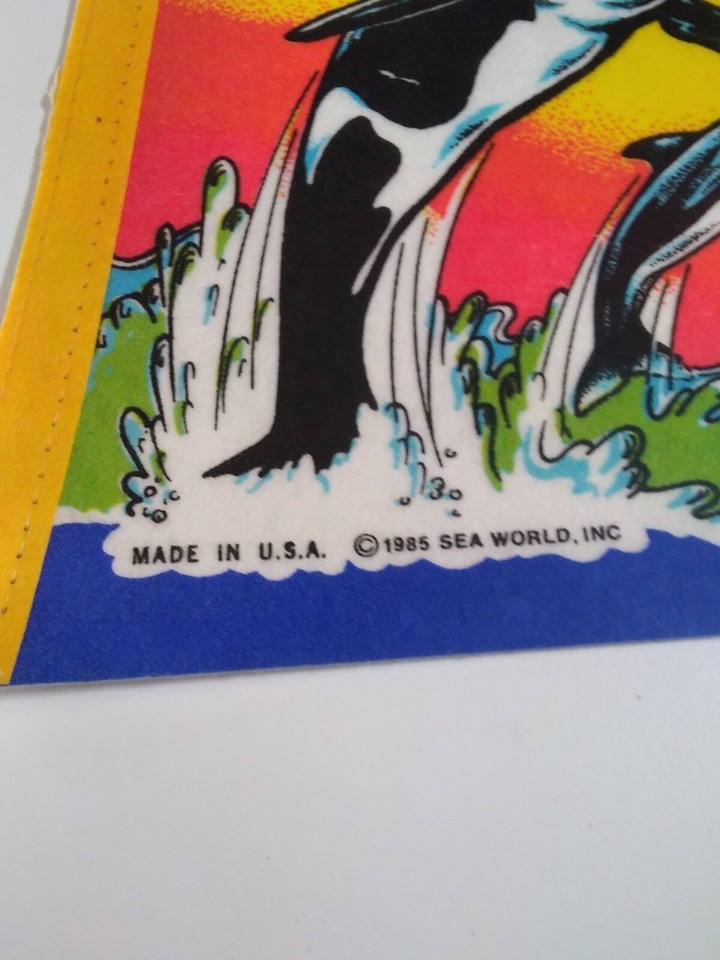 Sea World San Diego Pennant 26x9 VTG 1985 Nice Color USA Shamu Dolphin ...