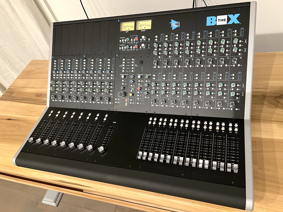 API The Box 2 8 Channel Recording Console Box 2 500 Series Mixer ...