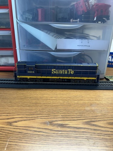 Ho Scale Athearn Santa Fe H24-66 | eBay