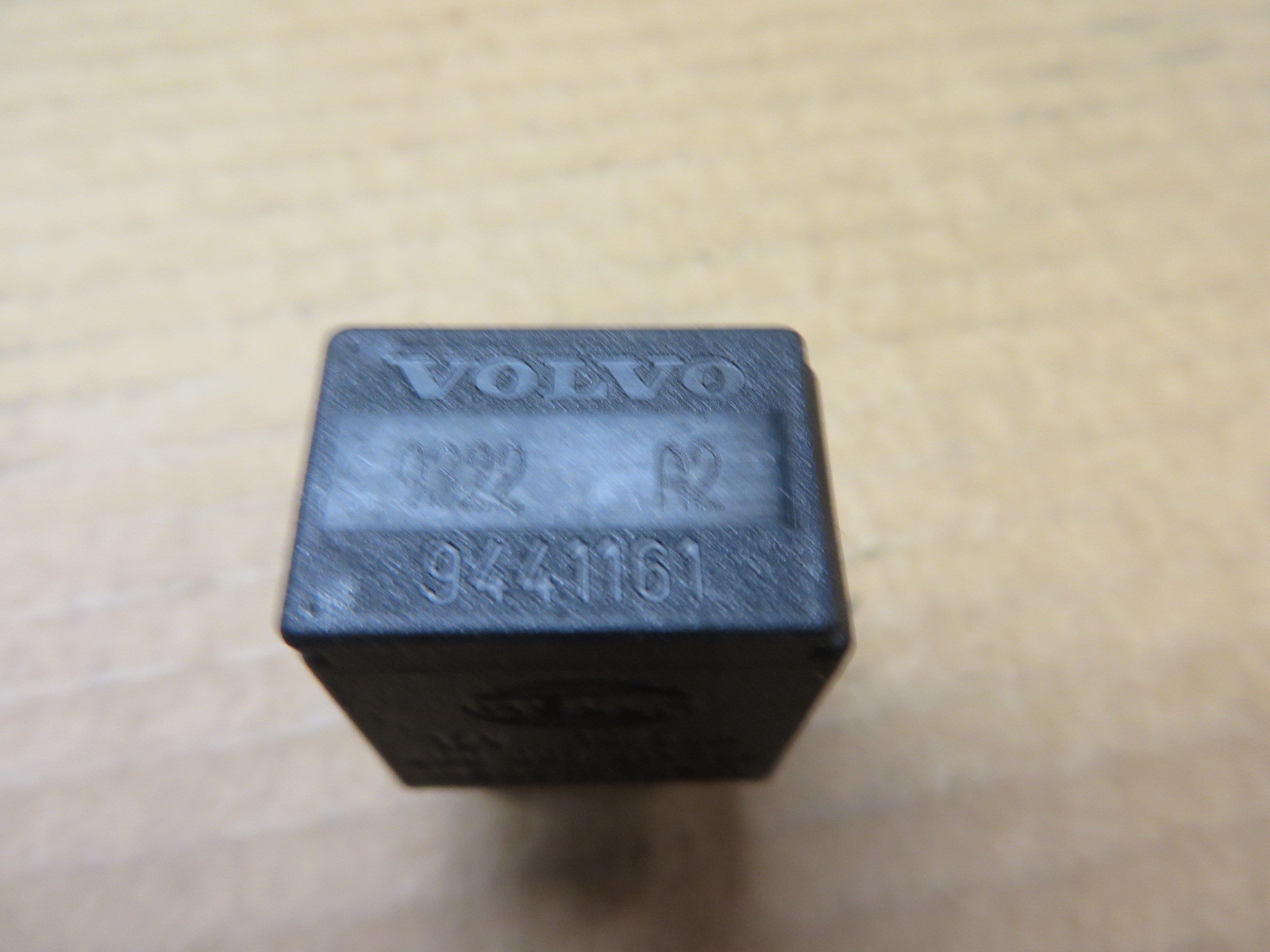 VOLVO RELAY HELLA OEM # 9441161 # 30765042 FOG LIGHT RELAY | eBay