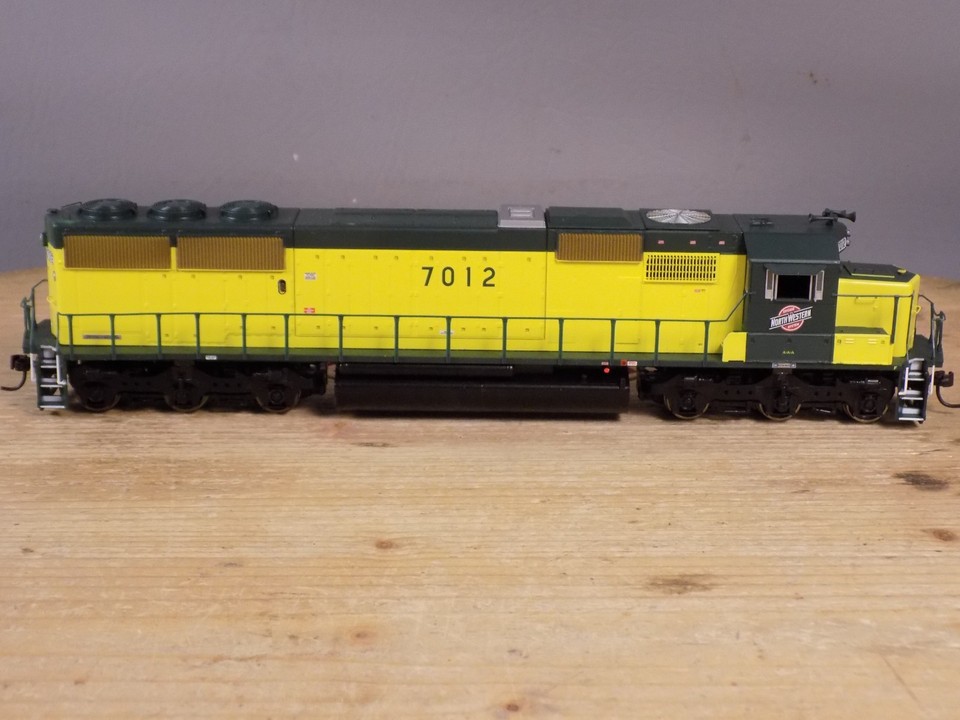 Athearn HO Chicago and Northwestern SD-50 in box 8059 Lot #BLK32 | eBay