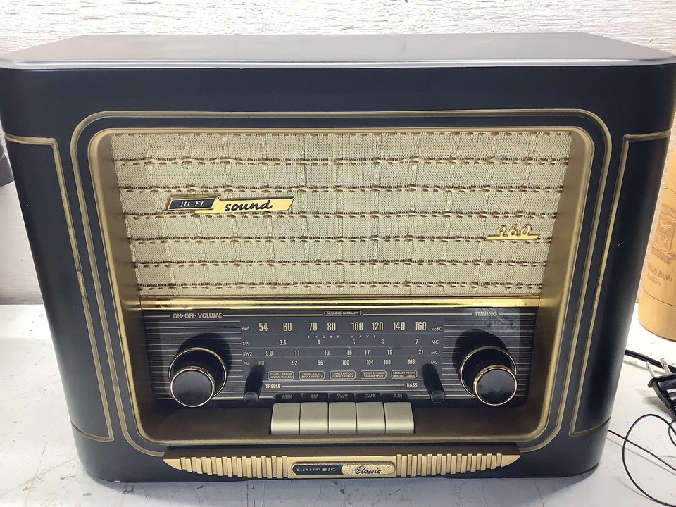 Grundig Classic 960 Hi-Fi ShortWave Table Radio Stereo Tuner AM/FM SW ...