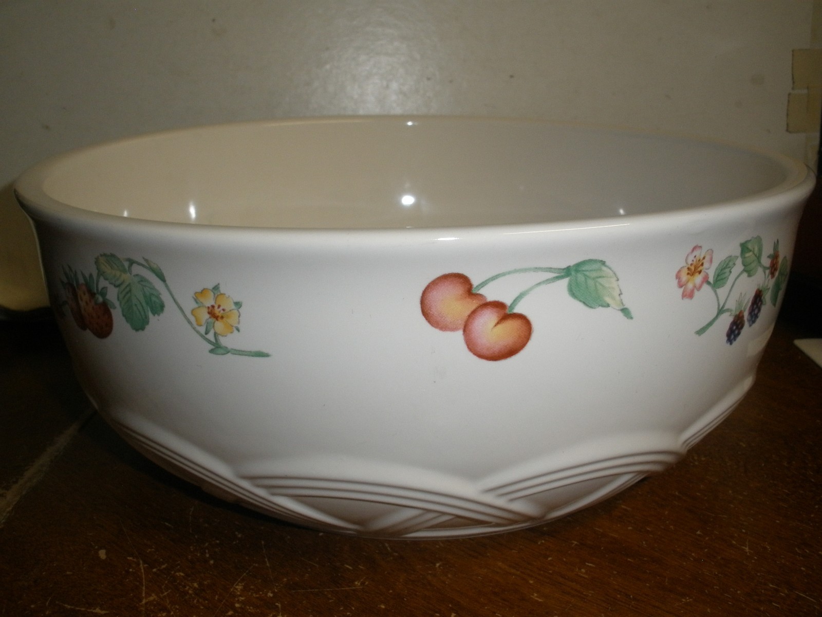 Pfaltzgraff Fruit Theme Bowl 9" X 4" MINT Strawberries, Blueberries, Cherires | eBay