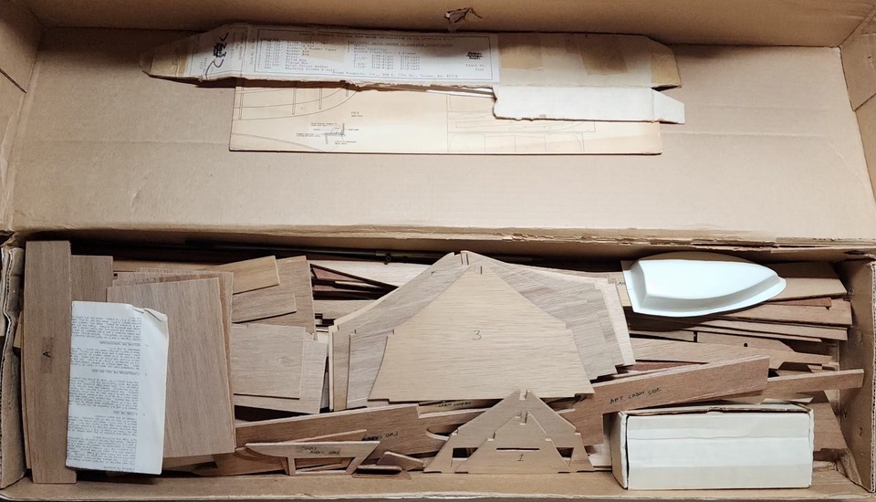 Dumas Model Boat Kit - DAUNTLESS COMMUTER BOAT KIT # 1211 - 49 1/2" × ...