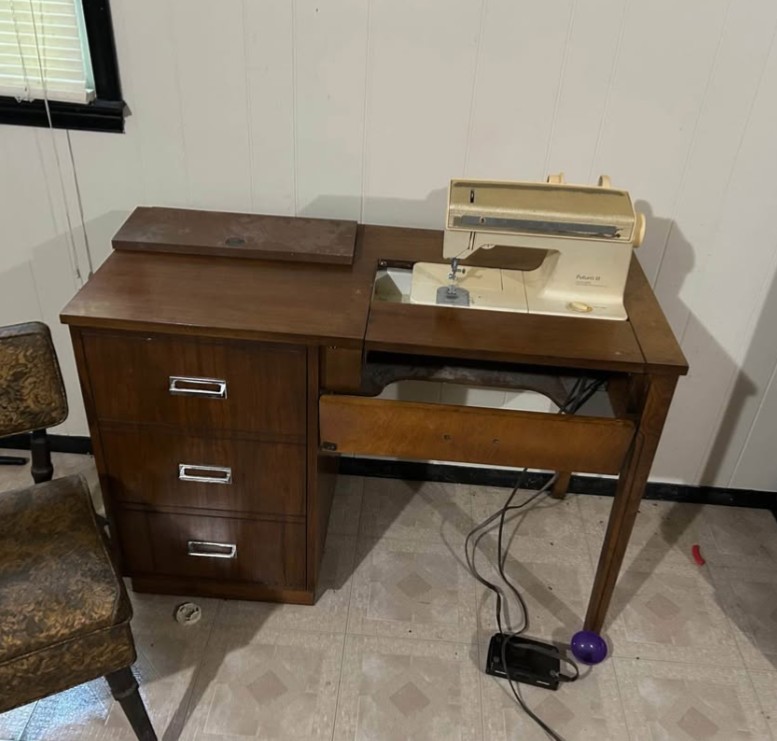 Vintage Singer Sewing Machine Desk Cabinet Table | eBay