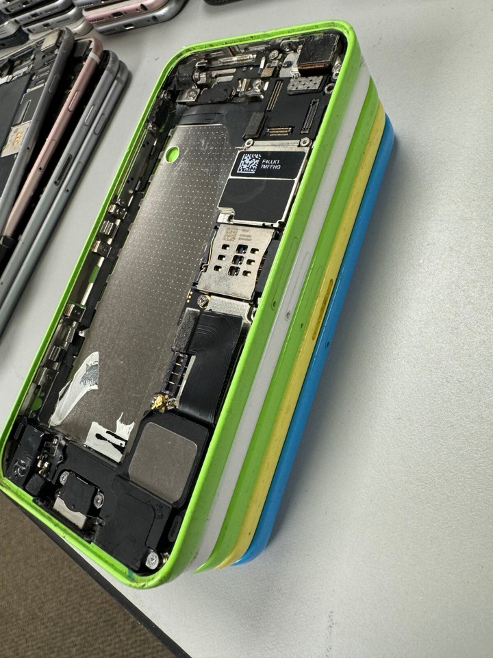 One RANDOM Apple iPhone for Scrap, Parts or repair practice. iPhone 3 ...