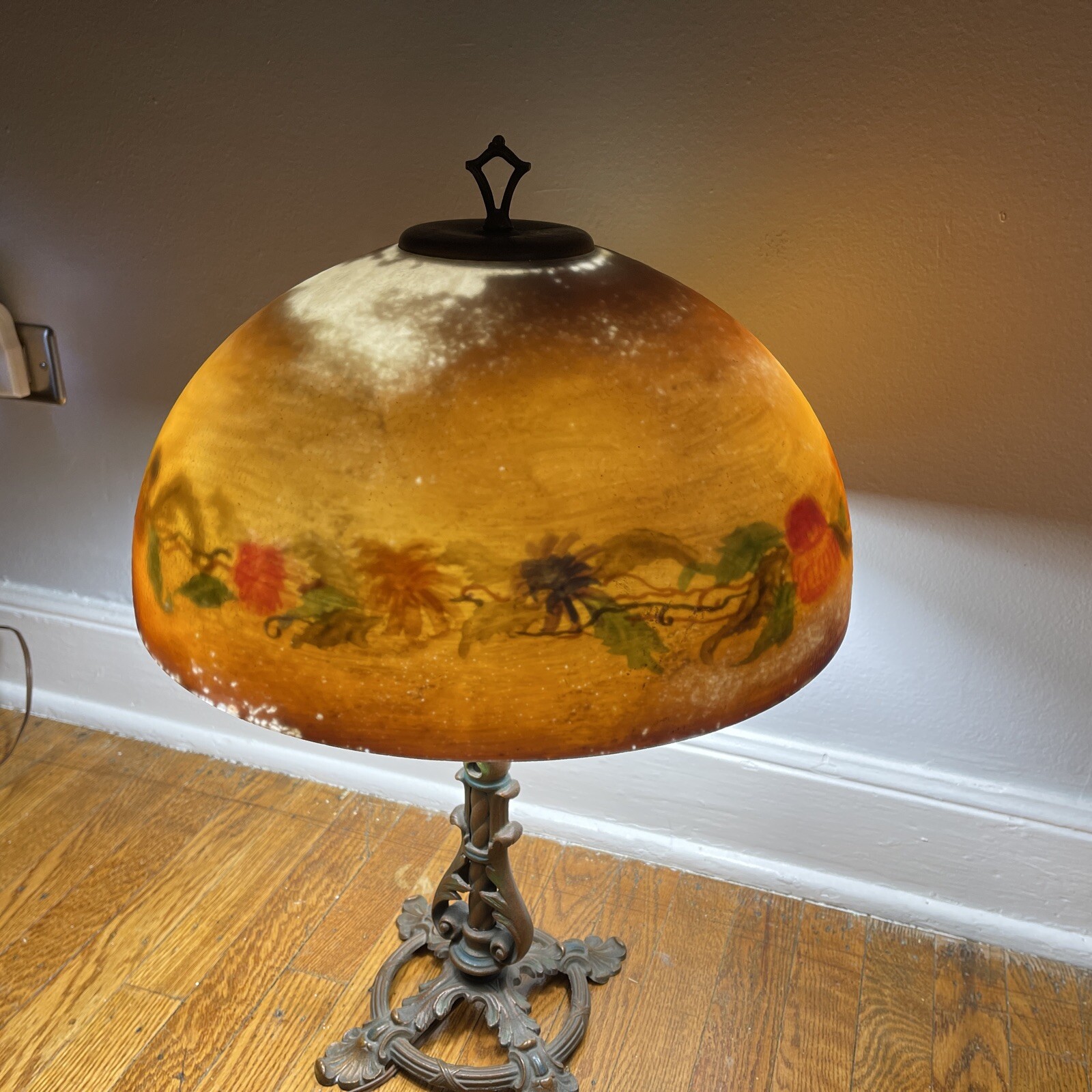Antique Aladdin Stunning Cast Iron Base W/Reverse painted Glass Shade ...