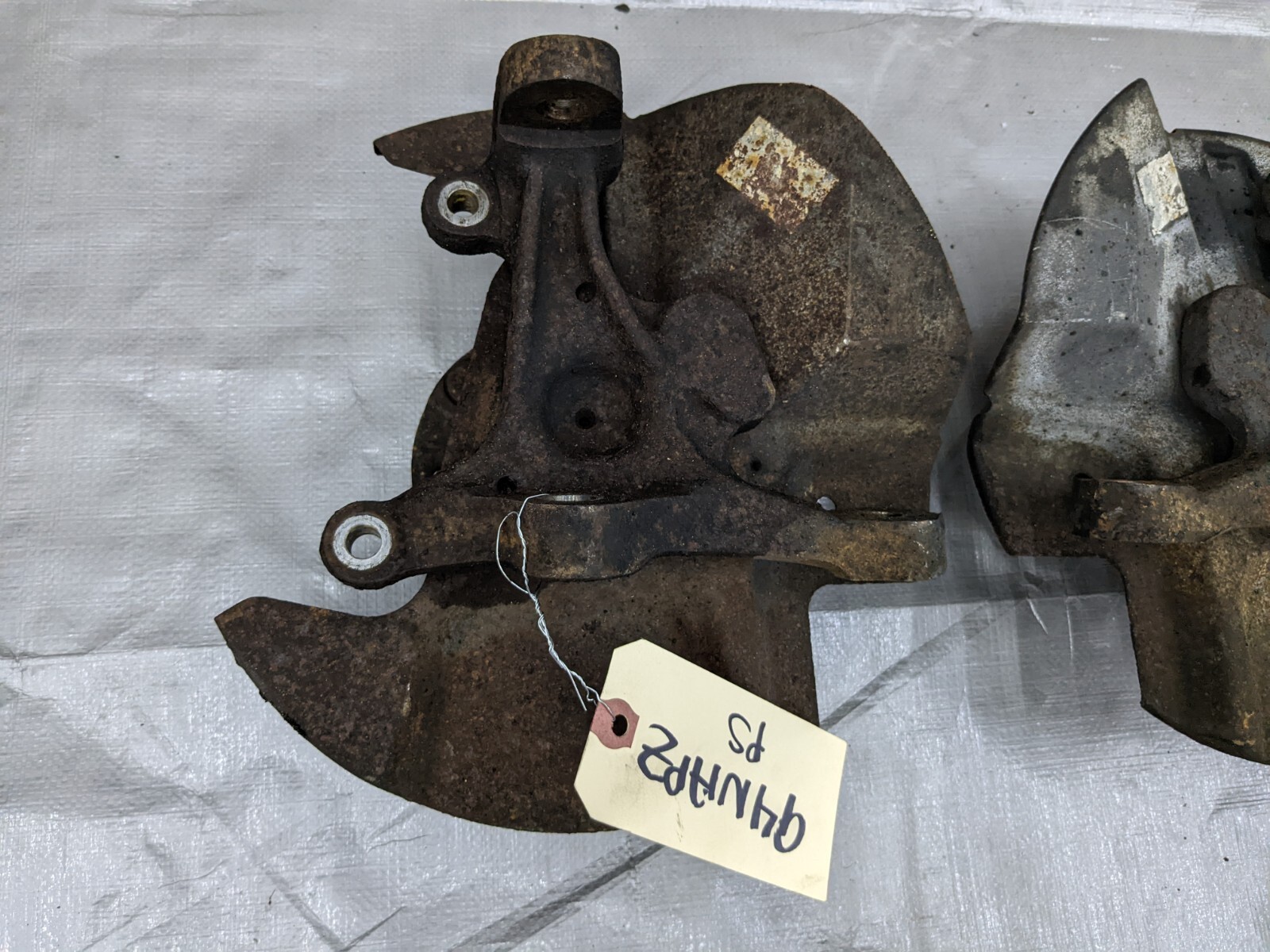 1994-1997 Mazda Miata Front Spindle Hub Knuckle Pair Left & Right 94-97 ...