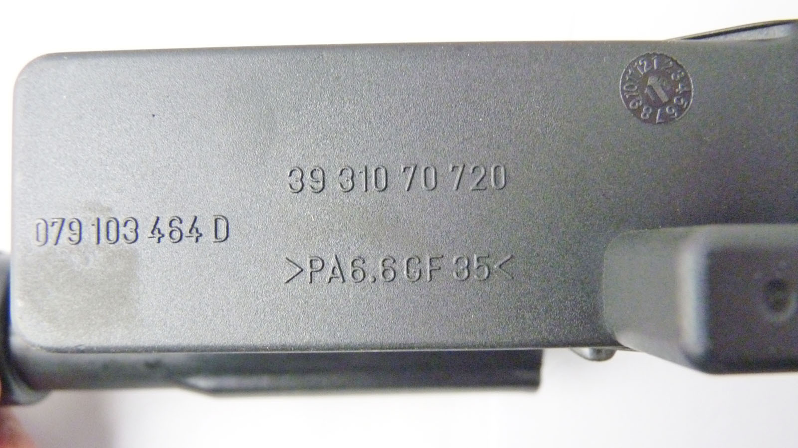 Neu ÖLABSCHEIDER KURBELGEHÄUSE ENTLÜFTUNG VENTIL für AUDI A6 Avant ...