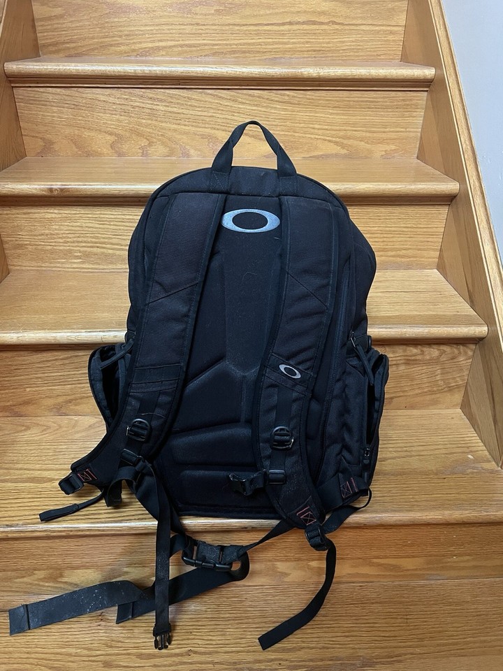 Oakley Chamber Range Backpack - Black 888896202308| eBay