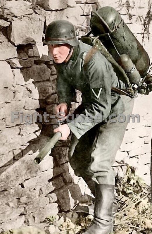 WW2 Picture Photo 1941 German soldier armed flame thrower and hand ...