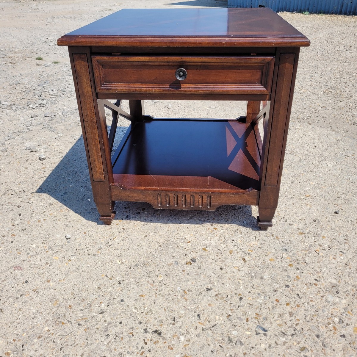 Broyhill Saluda Sofa Table | Baci Living Room