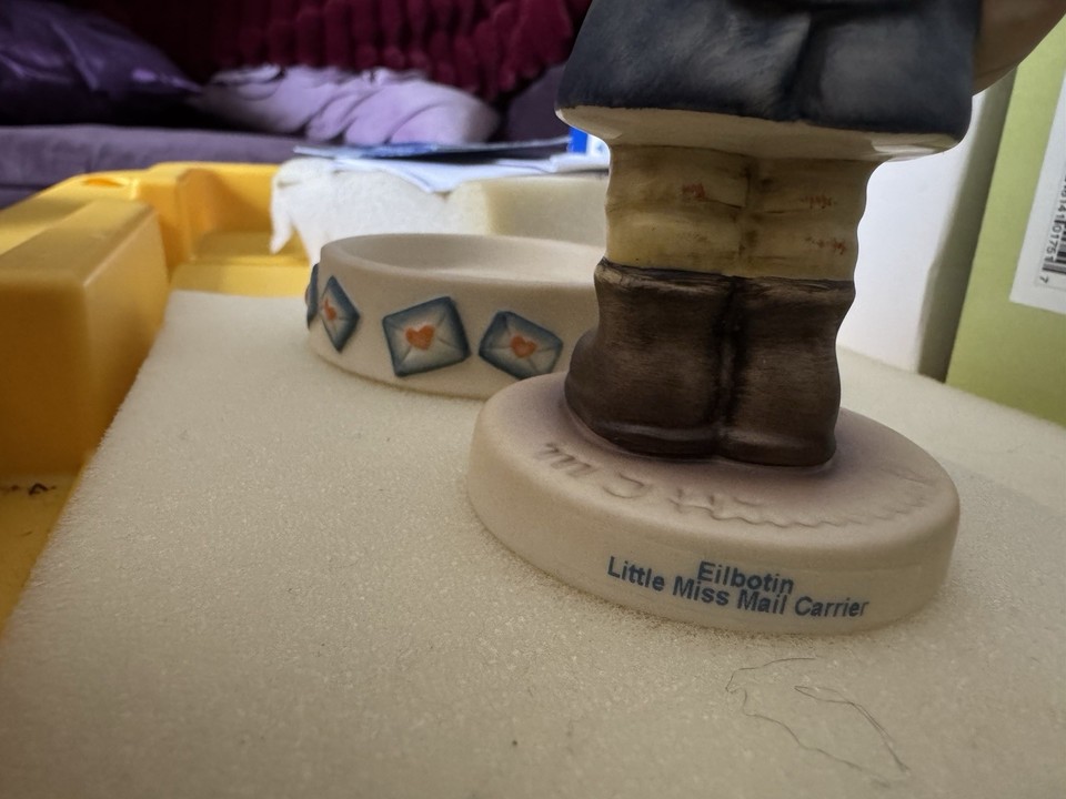 Hummel Little Miss Mail Carrier 2126. Hum 2120 | eBay