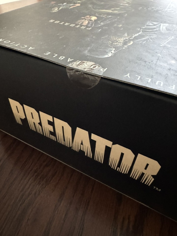 Hot Toys MMS72 Predator Major Alan Dutch Schaefer Sideshow Exclusive ...
