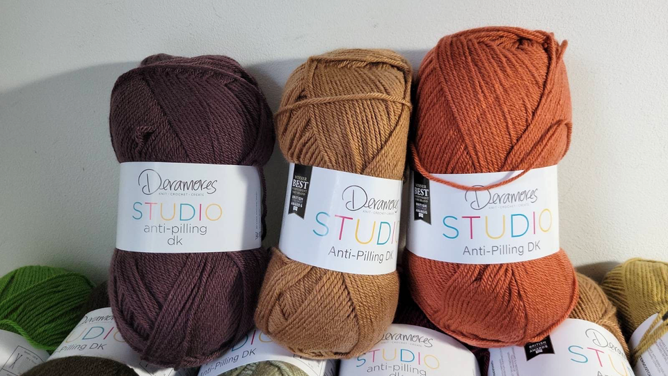 Deramores Studio Wool Assorted 12 balls, Anti Piling DK lovely colours ...