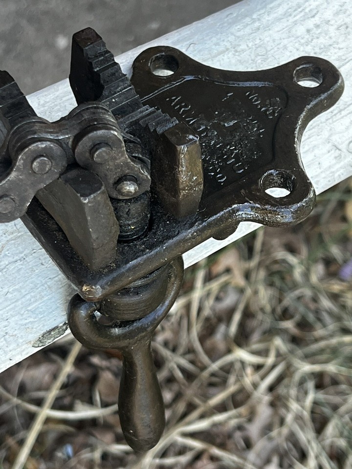 Vintage Armstrong 1C US Bench Chain Pipe Vise 1/8 to 2 inch Cast Iron ...