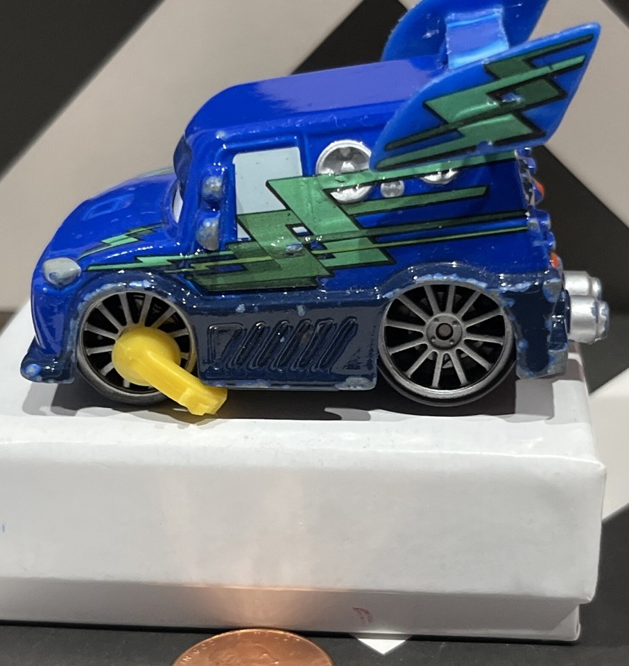 DISNEY Pixar Cars THE WORLD OF CARS Race O Rama IMPOUND DJ #84 P1645 (g ...