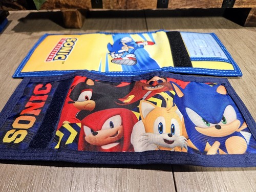Sonic Trifold Wallet Shadow Knuckles Tails Silver Video MoneyGamer SEGA ...