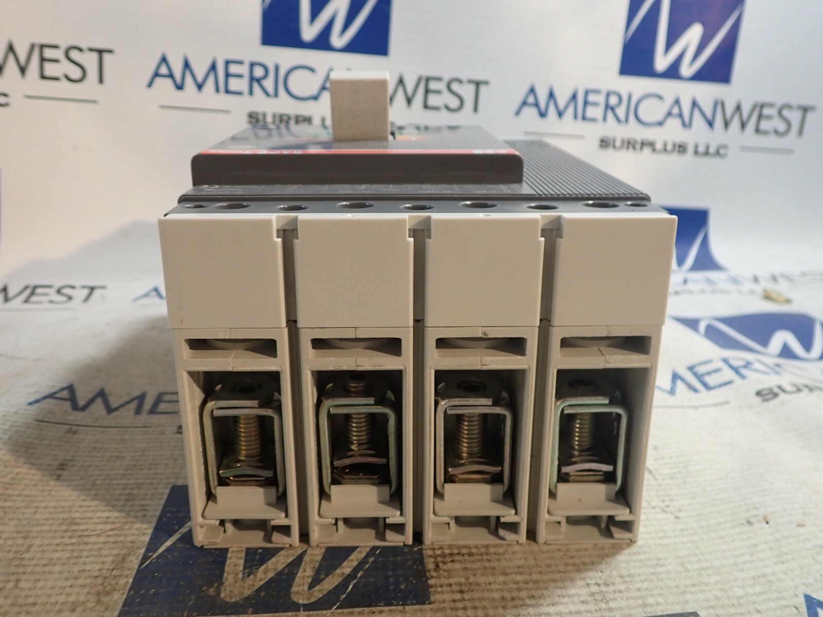 New ABB SACE Tmax T4 V 250 4 pole 200 amp Circuit Breaker 1SDA054503R1 ...