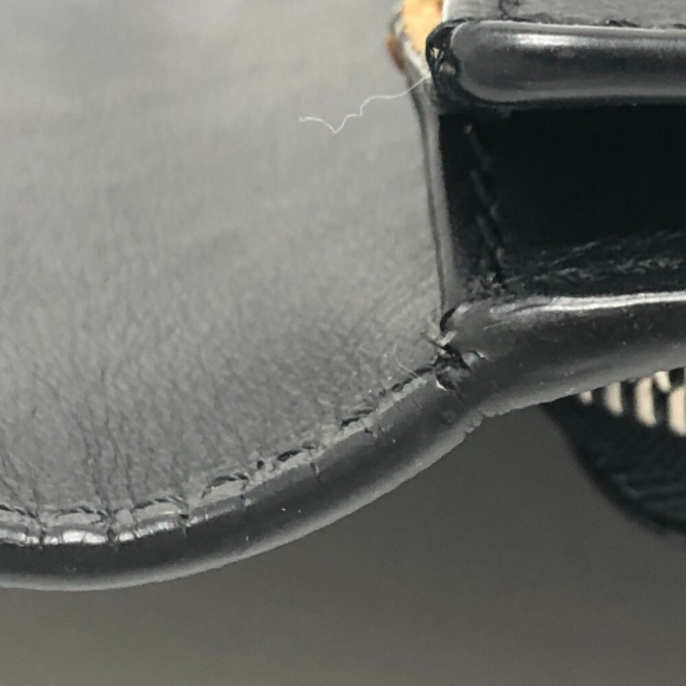 LOEWE logo gusset flats Crossbody Pochette Shoulder Bag LOEWE logo gusset flats Crossbody Pochette Shoulder Bag