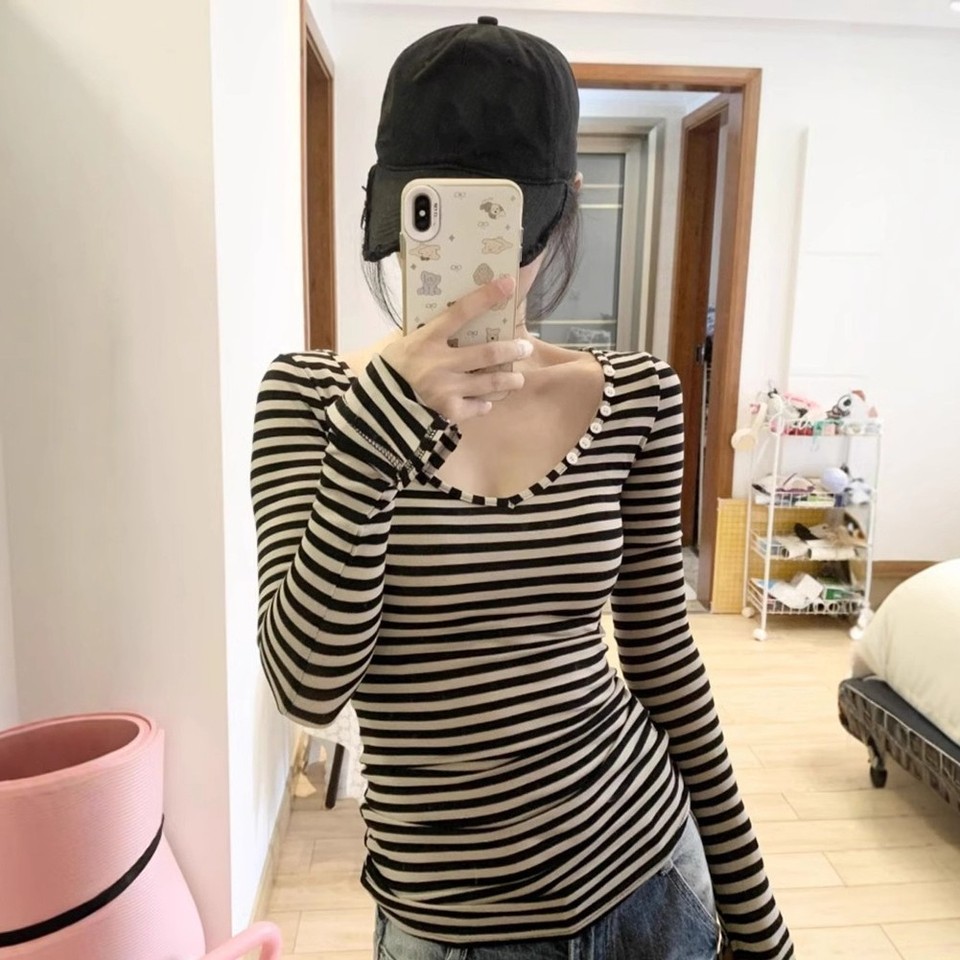 Sophisticated Vintage Style Women's Black and White Stripe Tee Fall ...
