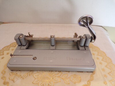 Swingline Heavy-Duty 3 Hole Punch Bates Hummer Hole Punch – 32 Sheet ...