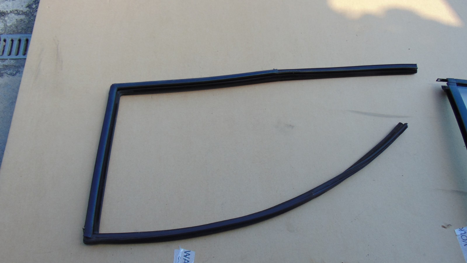 Rear Right Door Glass Seal 55255458 Jeep Grand Cherokee 93-98 | eBay