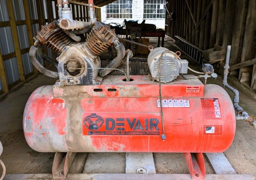 Devair Air Compressor Model 447; 2-stage; 10-HP, 3-PH Baldor motor; 120 ...