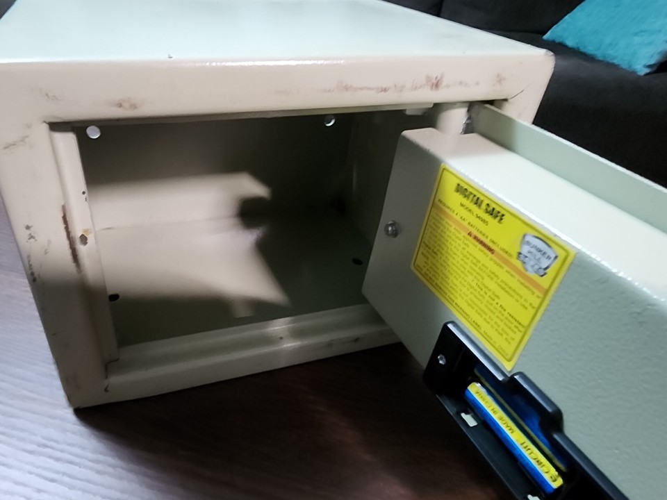 Bunker Hill 9” Security Safe w/ Digital Keypad Home, Hand Gun ...