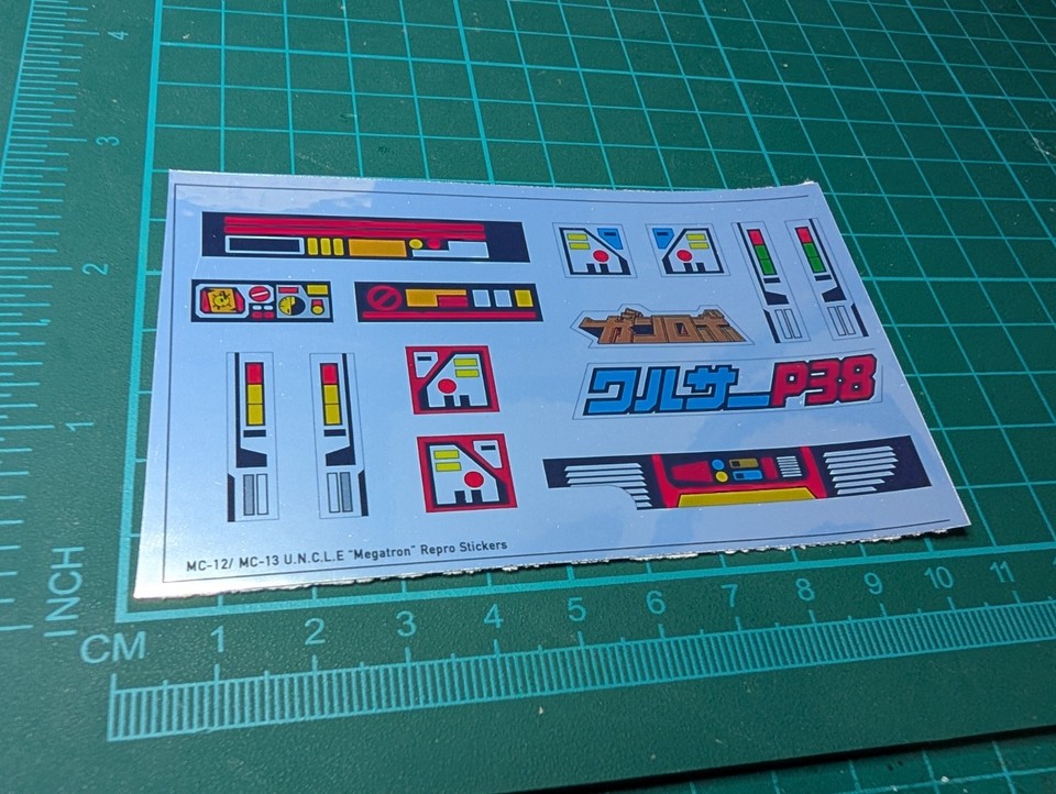 Transformers G1 Megatron/ MC-12/ MC-13 Uncle Micro Change Reproduction ...