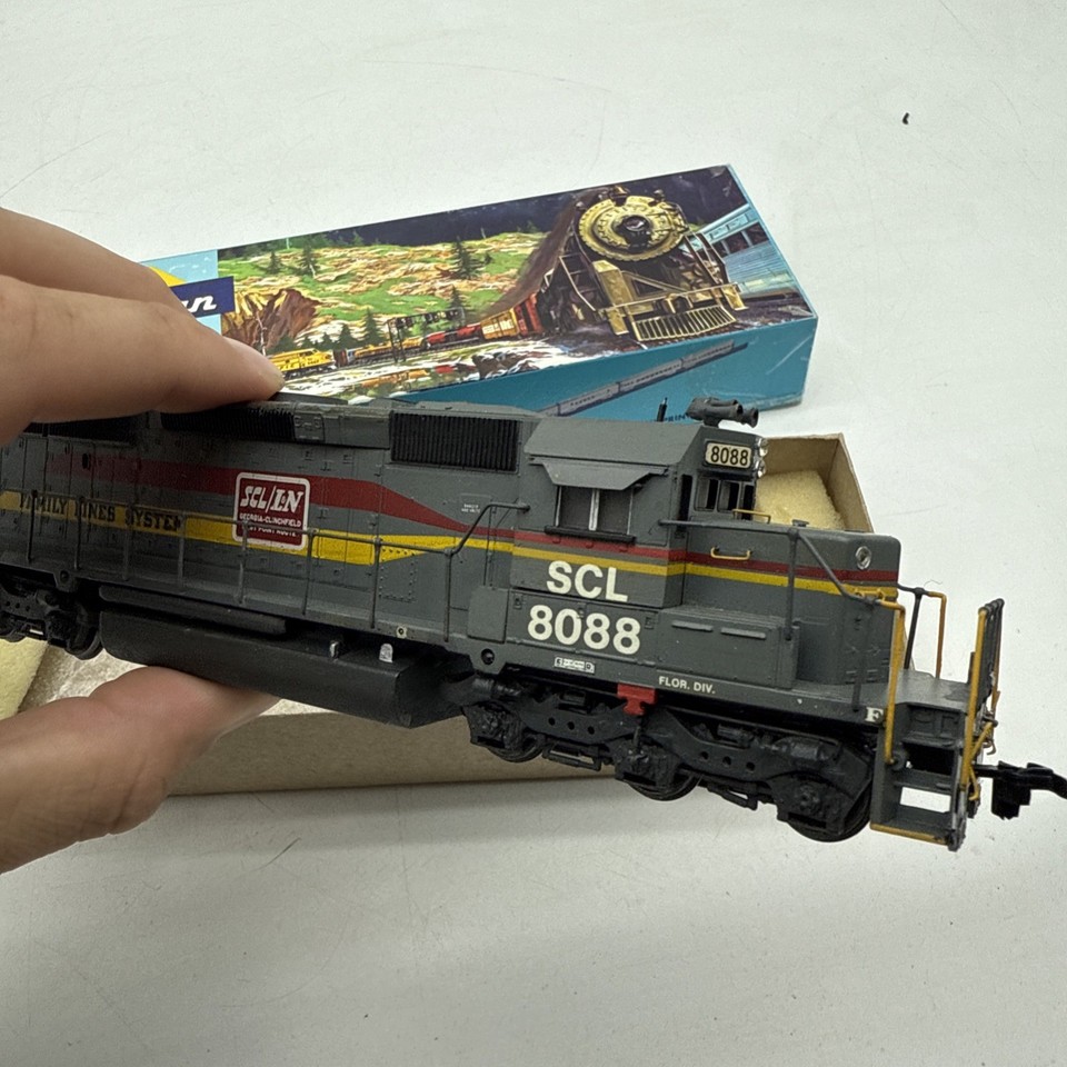 Athearn Genesis HO scale “SCL” SD45-2 Powered DC Engine Locomotive ...