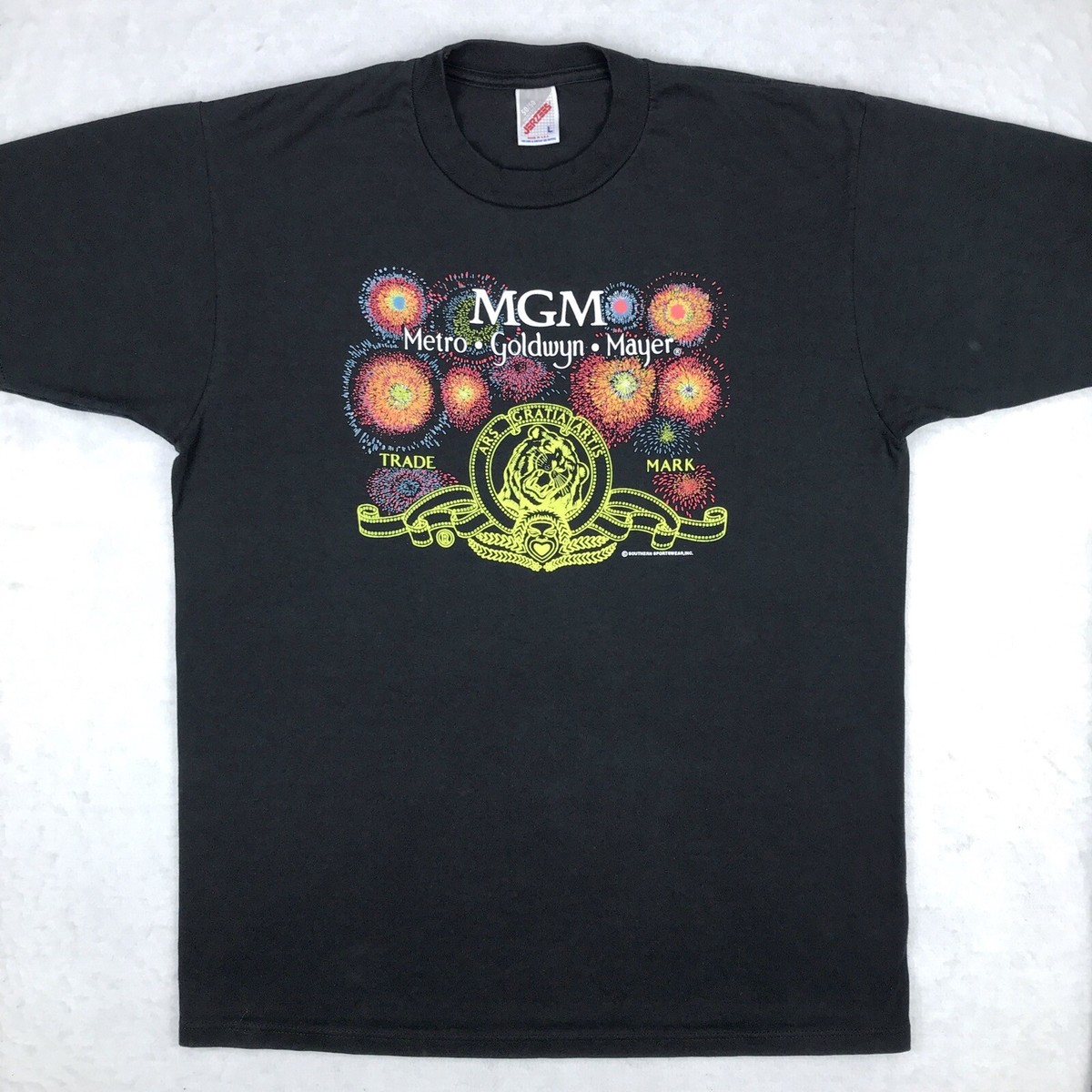 vintage 90s MGM METRO GOLDWYN MAYER T-Shirt LARGE movie film vintage 90s MGM METRO GOLDWYN MAYER T-Shirt LARGE movie film