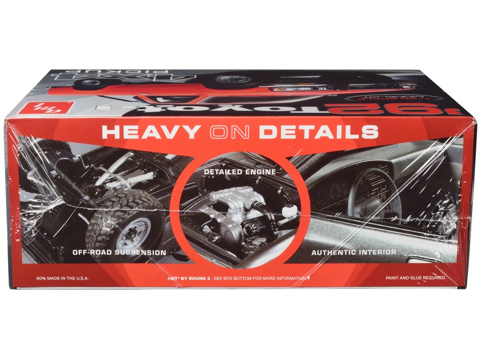 Skill 2 Model Kit 1992 Toyota 4x4 Pickup Truck (2023) 1/20 Scale Model ...